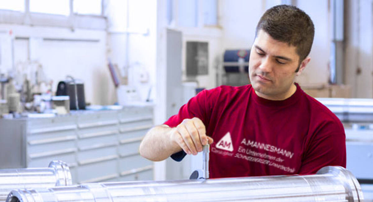 Ball screws with driven nuts | SCHNEEBERGER